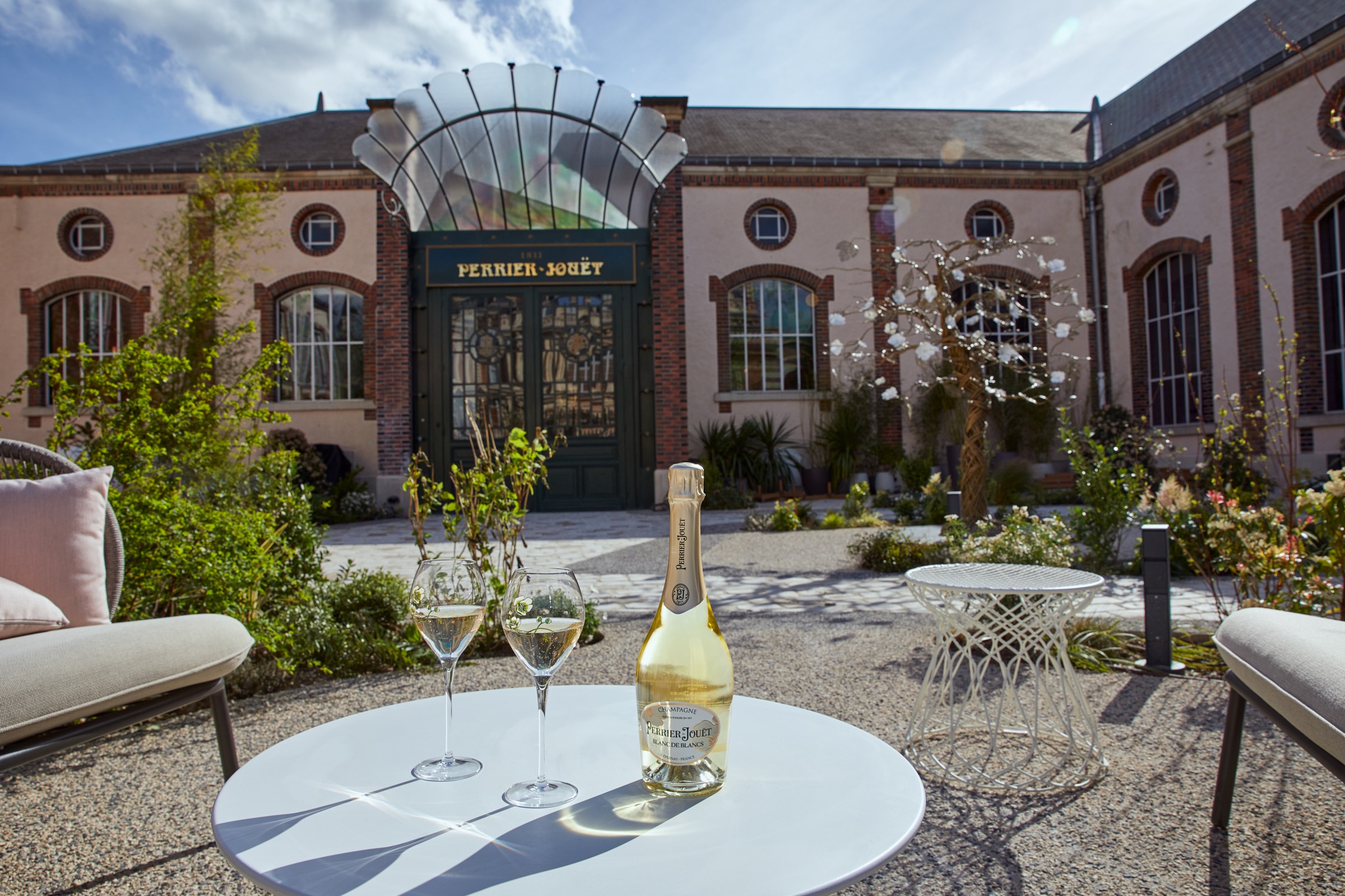 Expériences gastronomiques et artistiques de la Maison Perrier-Jouët ...