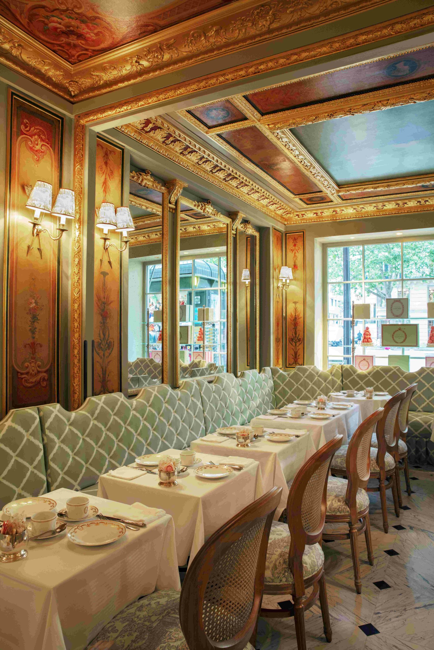 Réouverture du salon de thé Ladurée rue Royale, Paris